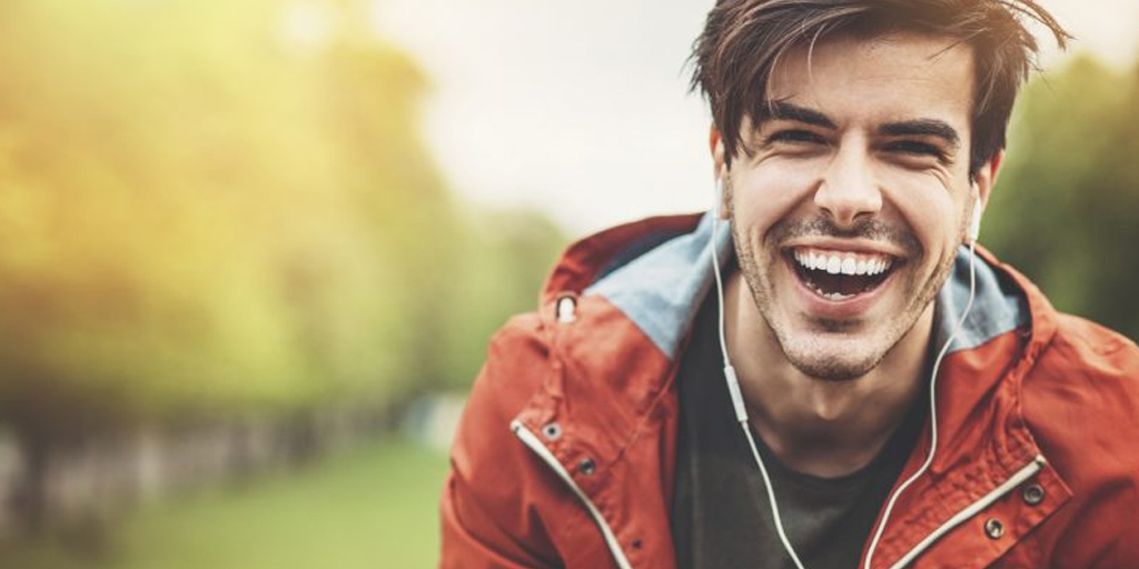 8 Ways To Feel Happier - Rise Above Problems